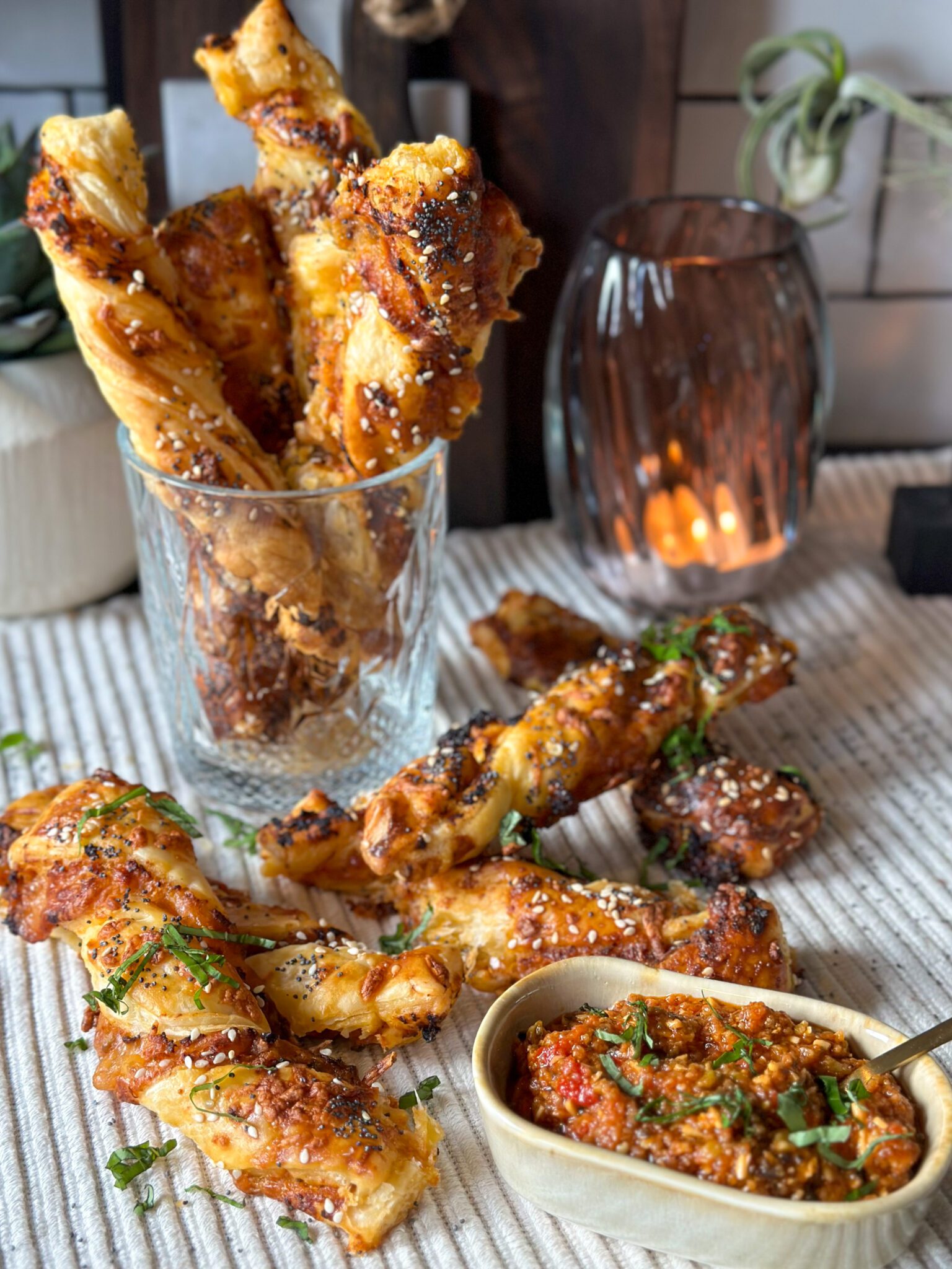 Kaas twisters met tapenade - Familie over de kook