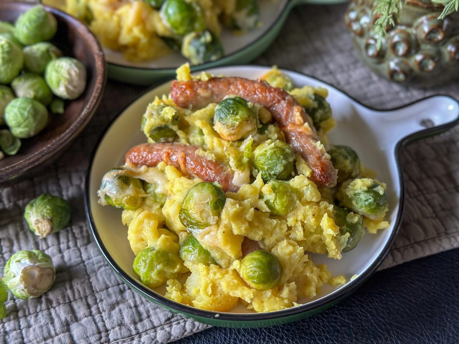 spruitjes ovenschotel met puree en chipolata - Familie over de kook