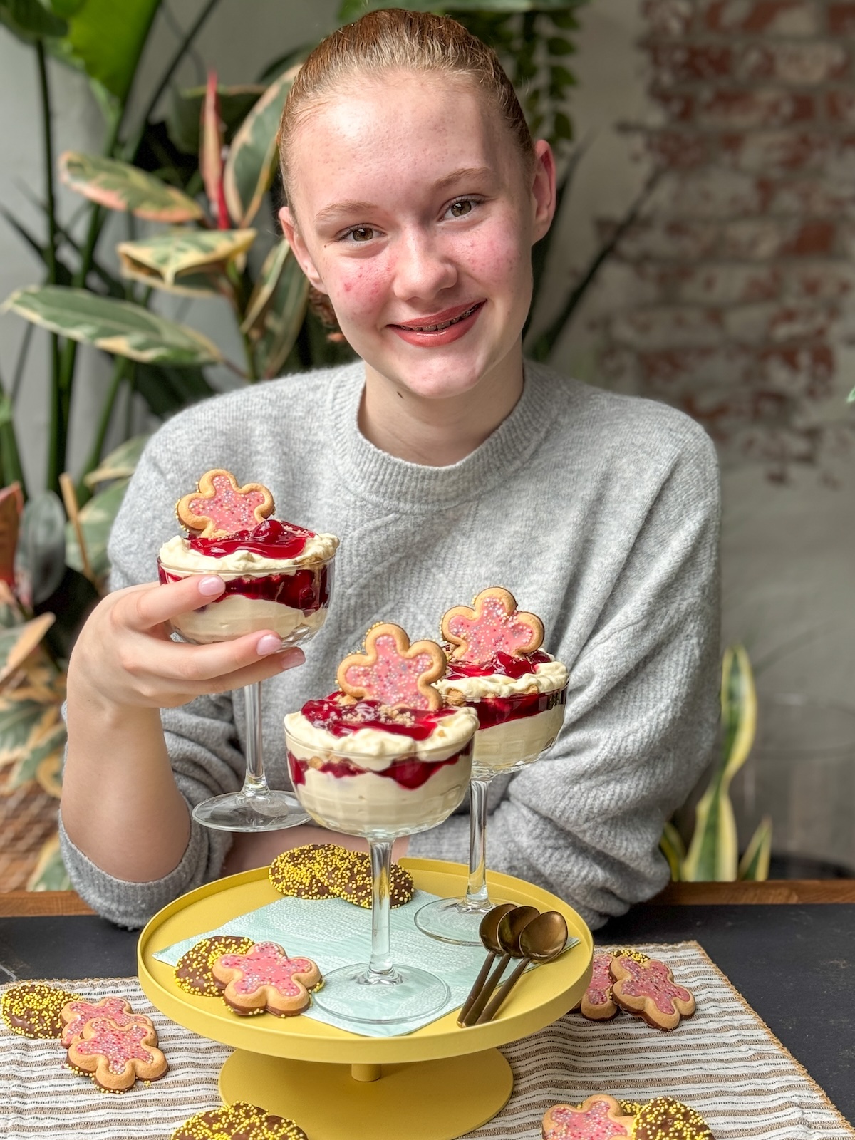 Paas trifle met advocaat en vlaaifruit kersen